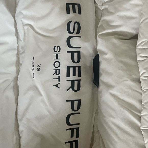 Aritzia | Jackets & Coats | Womens Super Puff Shorty White Jacket ...